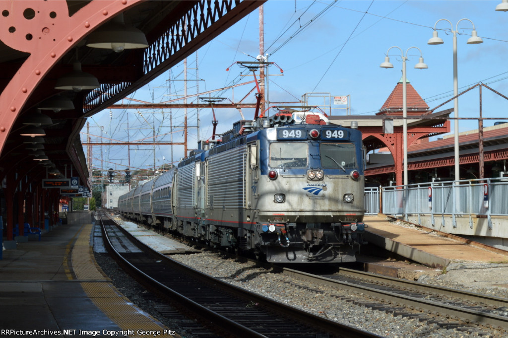 Amtrak train 184(14)